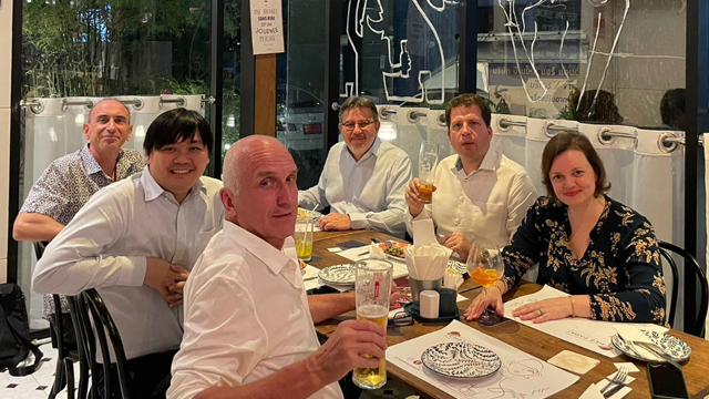 Rencontre réseau de Nouvelle Année à Bangkok Rendez-vous au restaurant ...